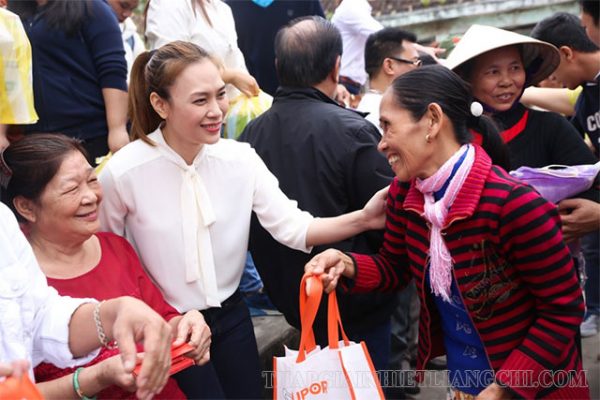 Tương thân tương ái là gì? Biểu hiện của tinh thần tương thân tương ái